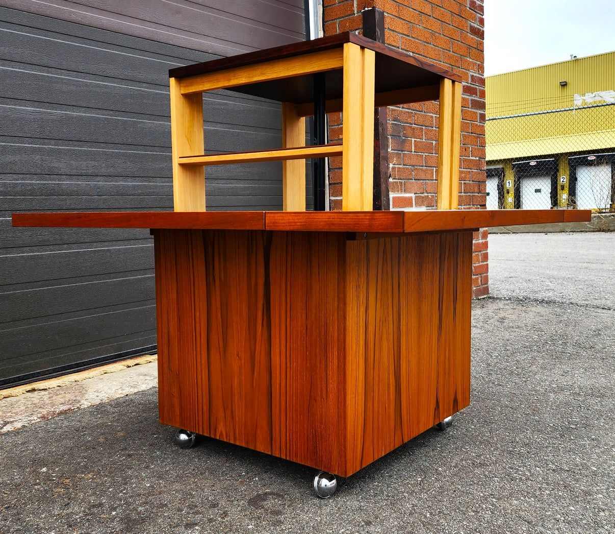REFINISHED MCM Rolling Teak Coffee Table w Hydraulic Pop-Up Bar by Kai ...